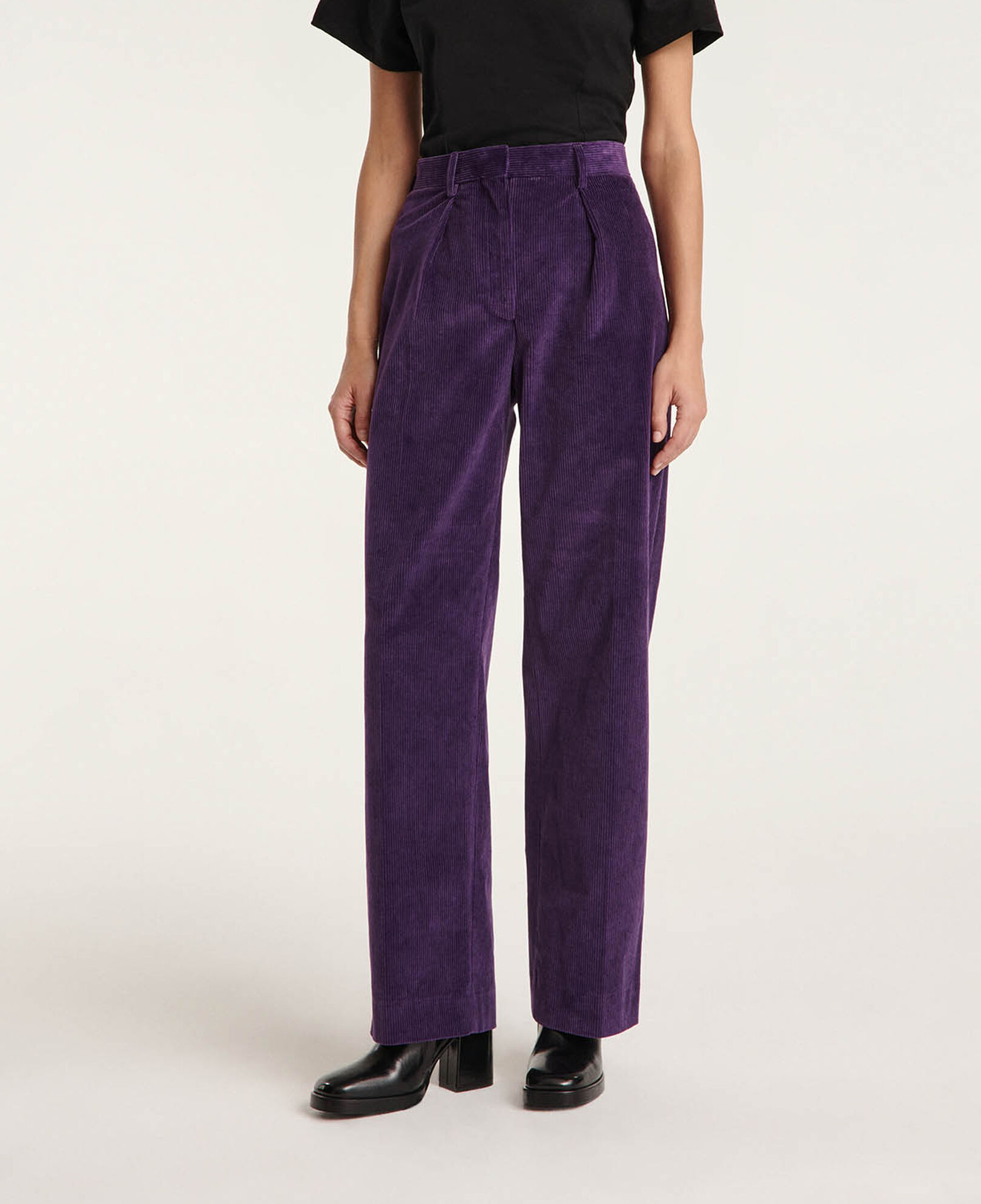 Pantalon violet en velours côtelé ample | The Kooples
