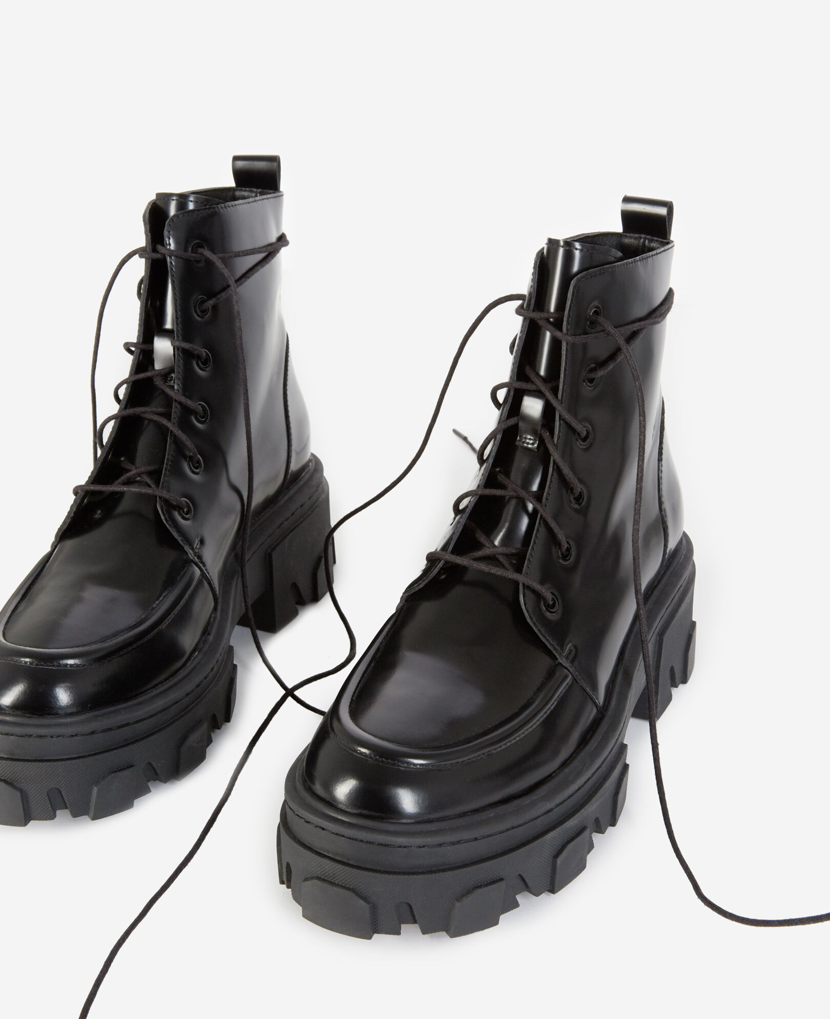 Bottines noires cuir à semelle crantée | The Kooples - France